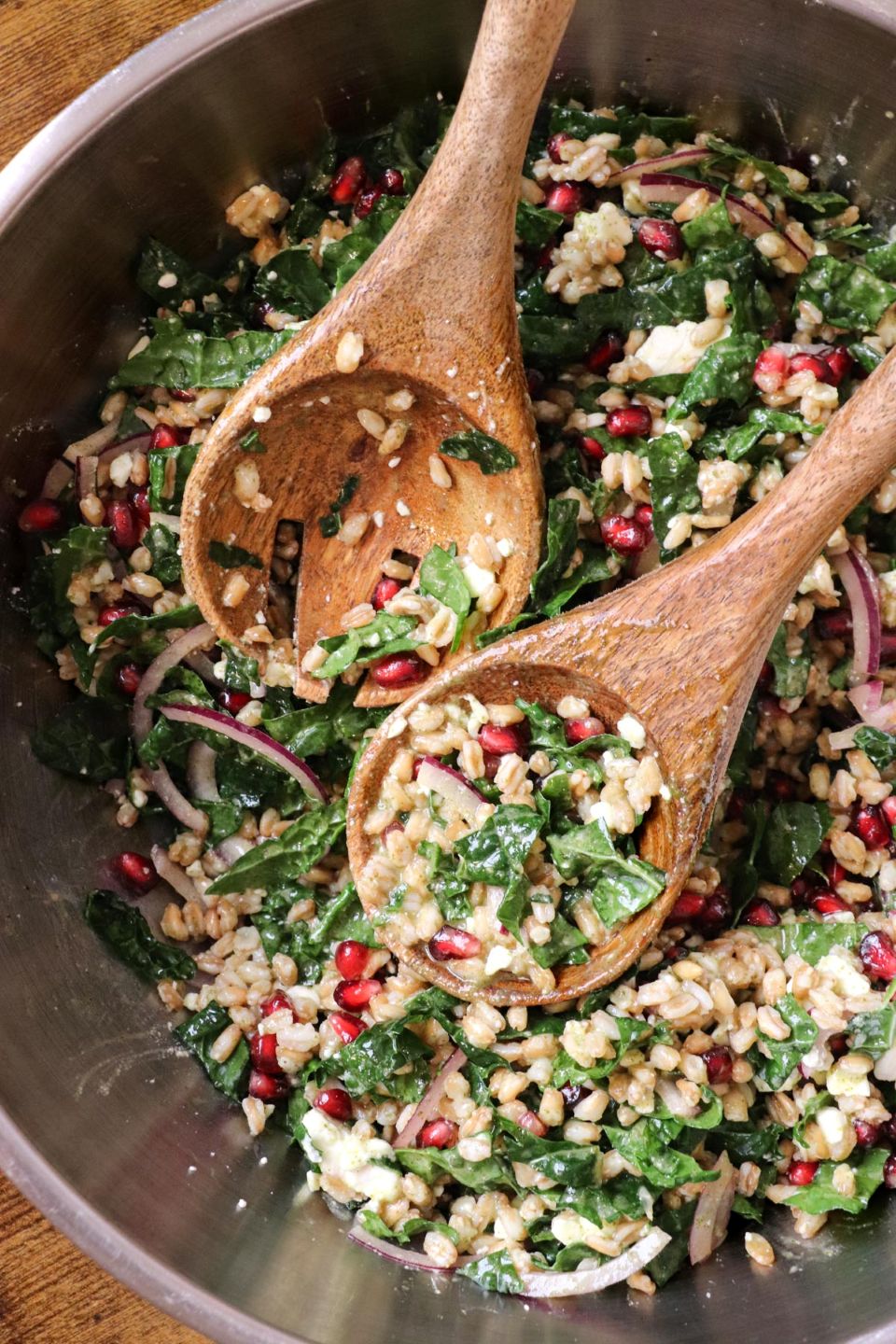 Easy Mediterranean Farro Salad with Mint Vinaigrette - Cooking with Conks